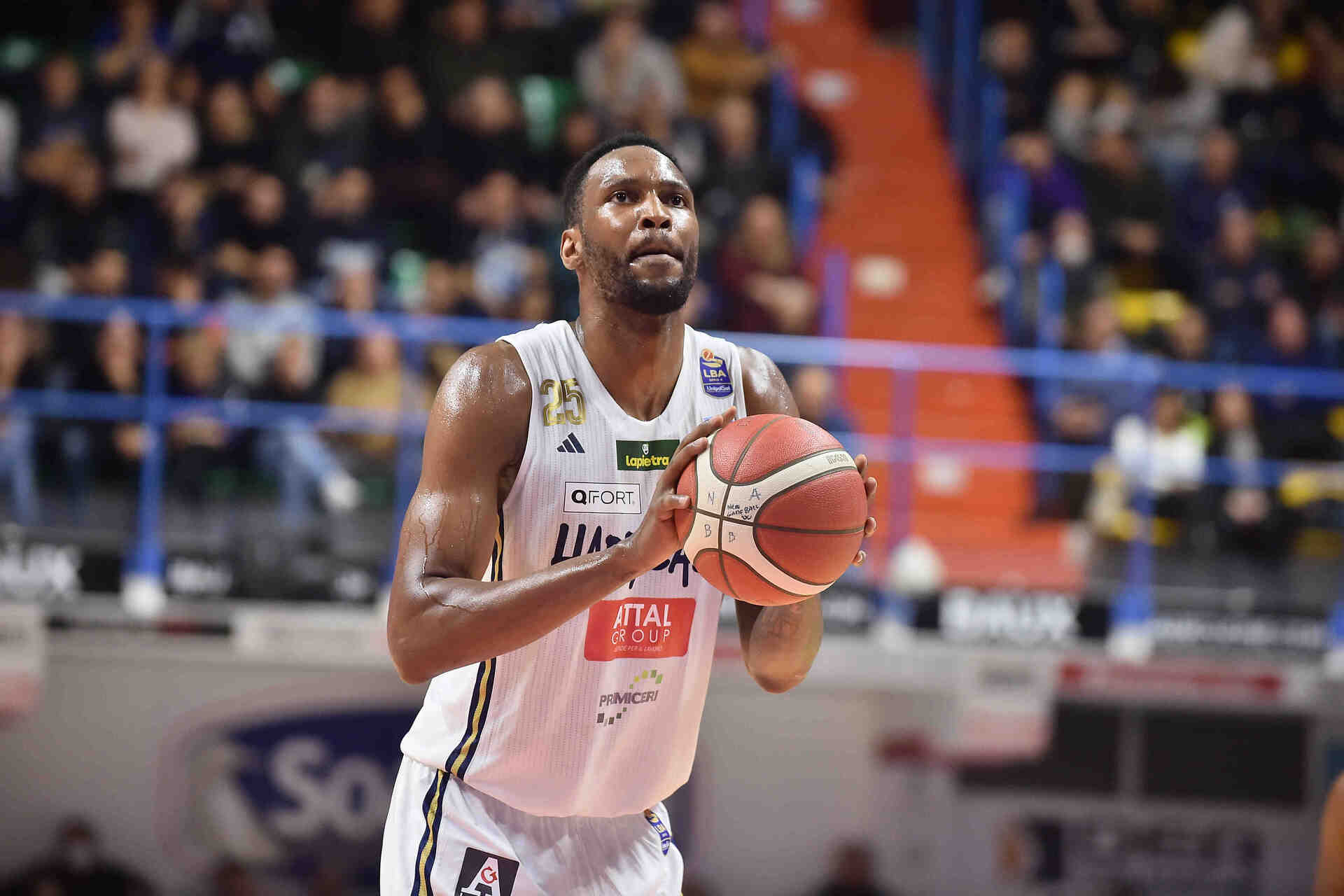 Risoluzione del contratto con JaJuan Johnson